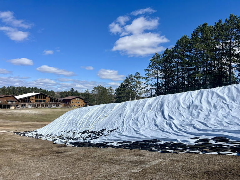 Midwest Ski Area Stores Heaps of Snow for Fall Ski Session
