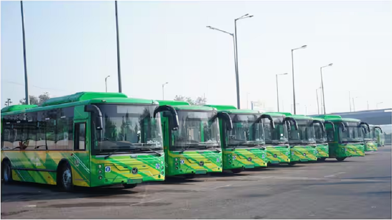Delhiites will soon get 'Devi' bus service, and know the entire route ...