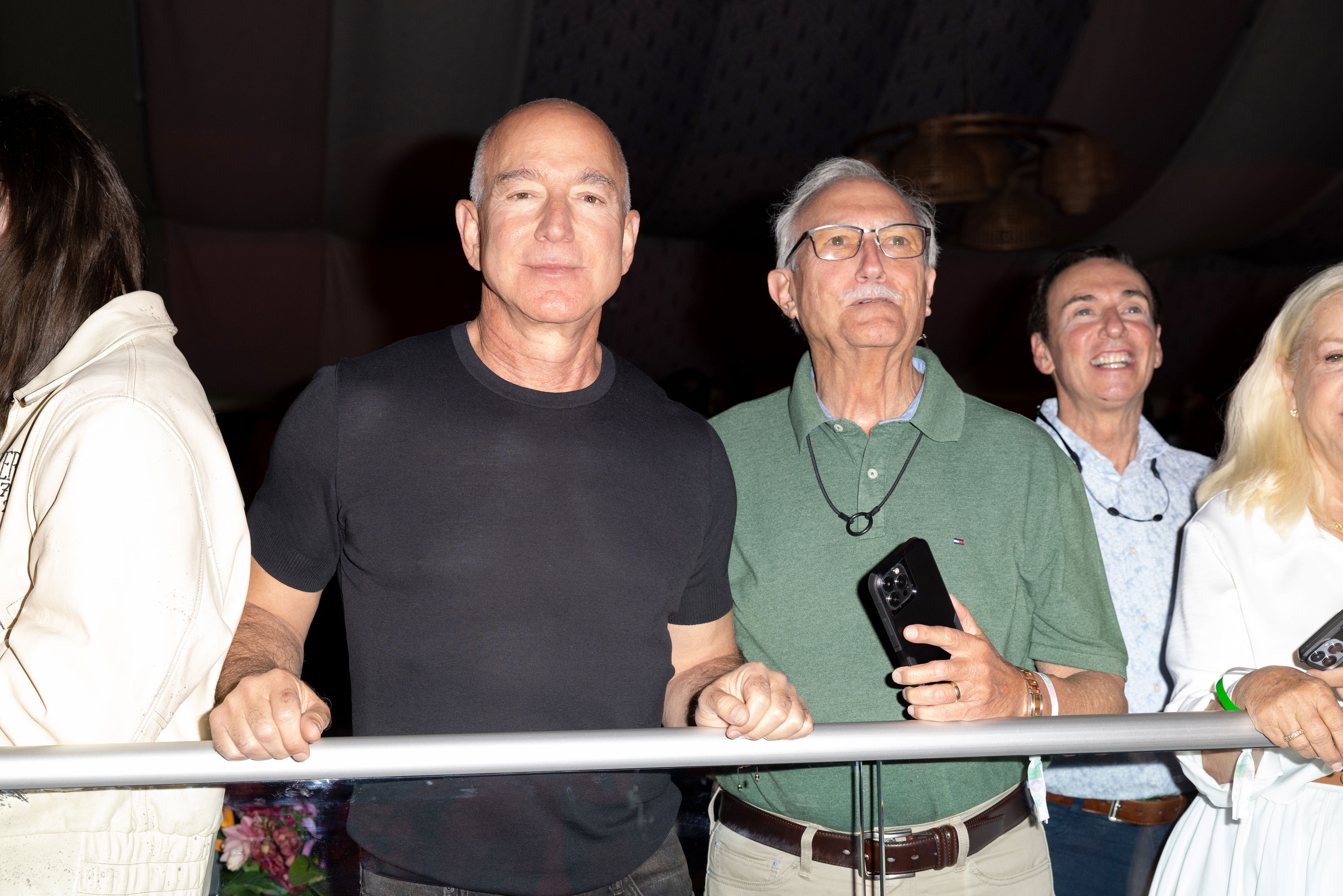 Jeff Bezos seen dancing off Blue Origin backlash at ritzy Miami party ...