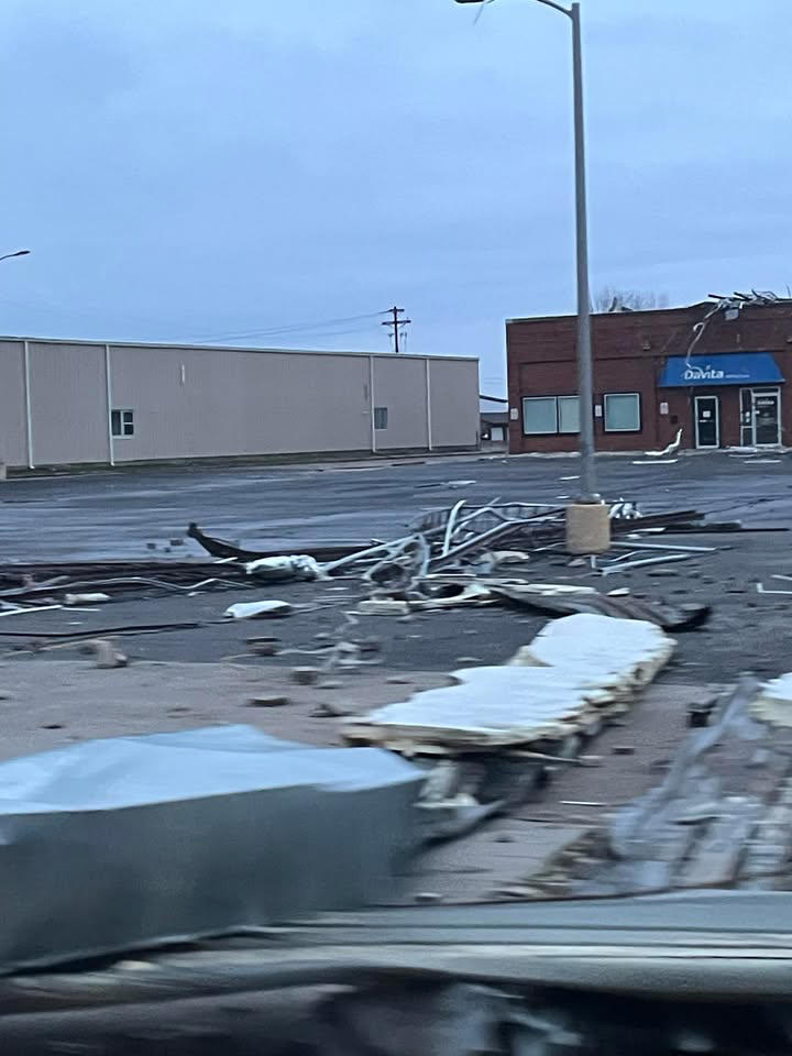 ‘It felt like an earthquake,’ - Storm Lake cleanup efforts are underway ...