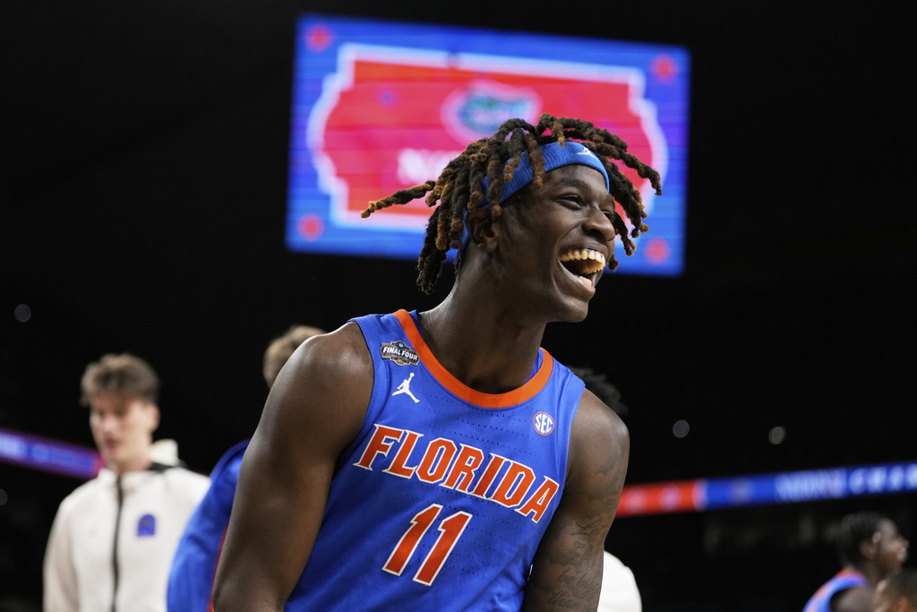 Denzel Aberdeen and Sam Alexis entering transfer portal after helping ...