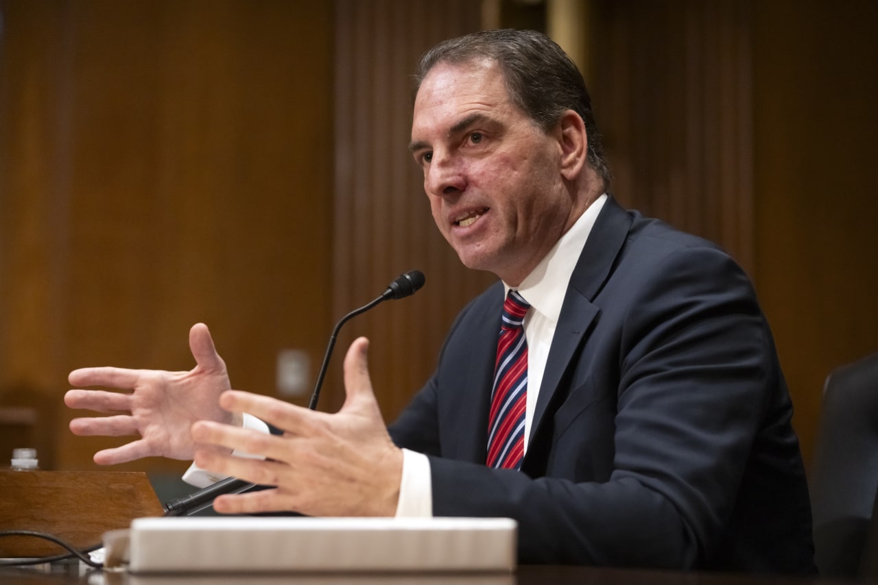 Trump to Replace Acting IRS Commissioner