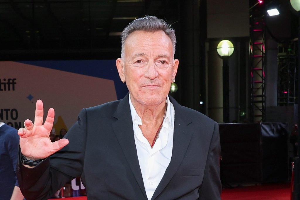 Why Bruce Springsteen Finally Let a Film Crew Follow Him Around for ...