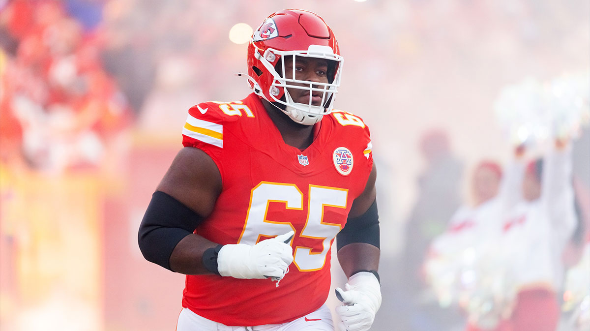 Chiefs, Trey Smith agree to historic $94 million contract extension