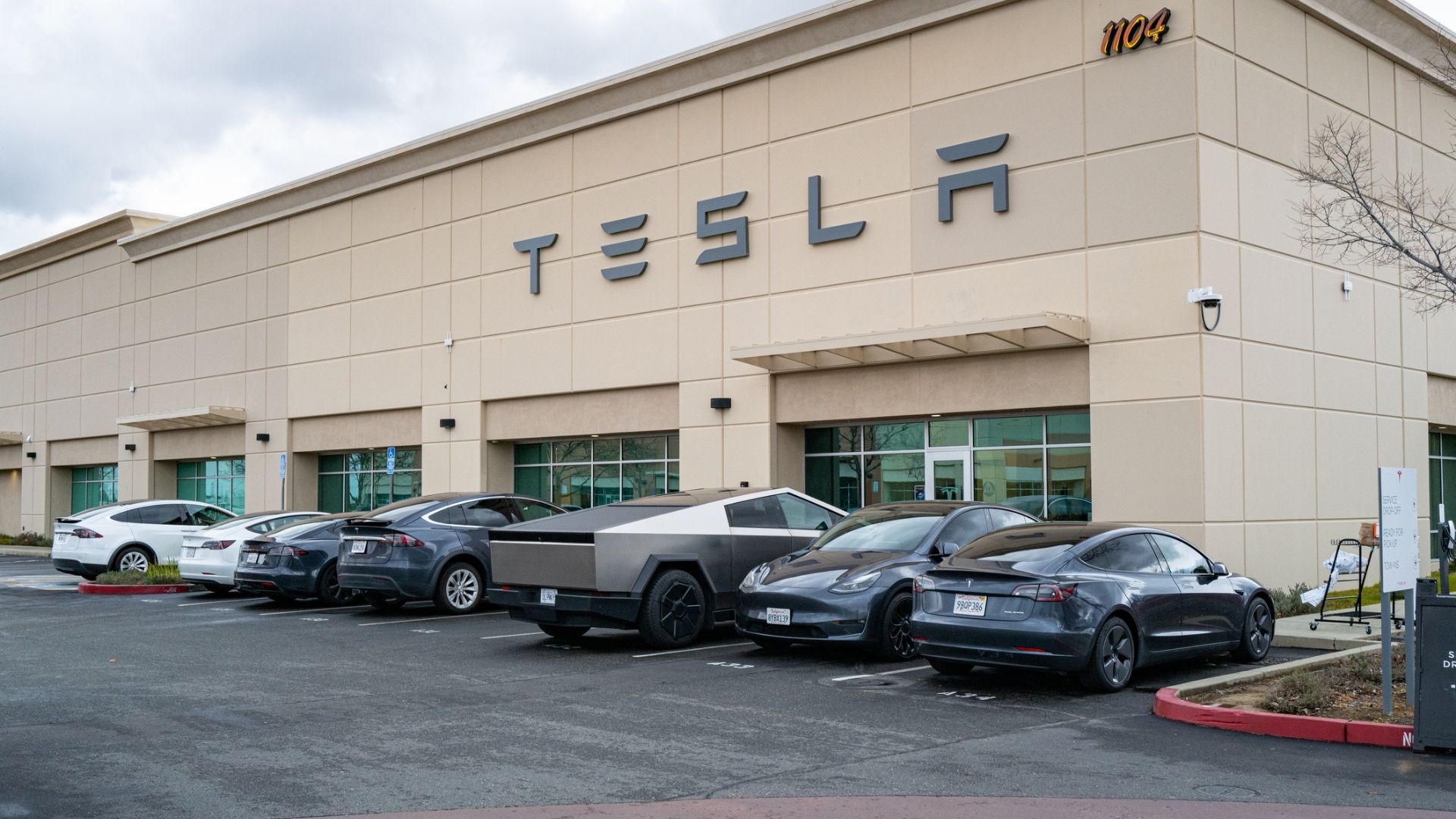 Tesla rocked by 71% profit drop and 12.9% sales slide as Musk stirs ...