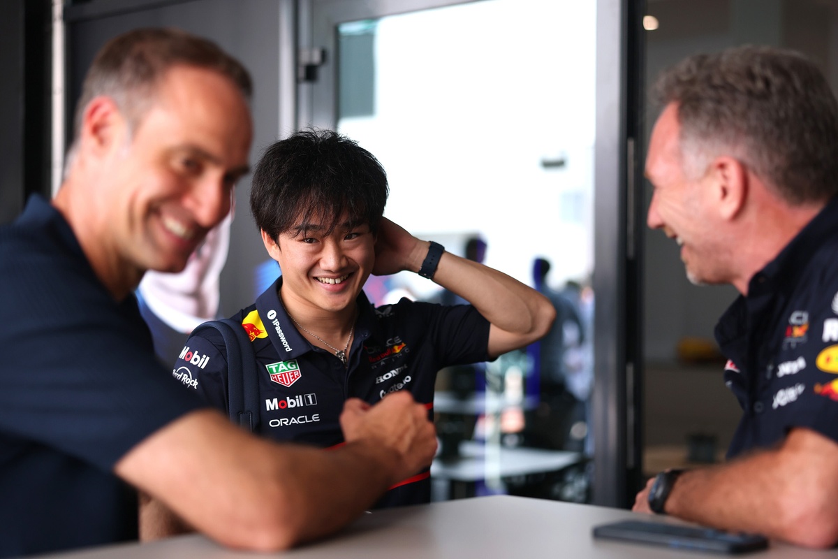 Horner y Marko dan su apoyo a Tsunoda luego de chocar en Arabia