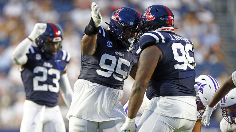 Akelo Stone Transferring: Ole Miss DT hearing from Florida State ...