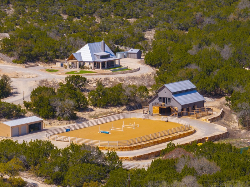 10.6-acre equestrian compound near Austin, Texas has two luxe ...