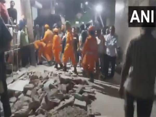 Mustafabad building collapse: Rescue teams rush to spot, several feared ...