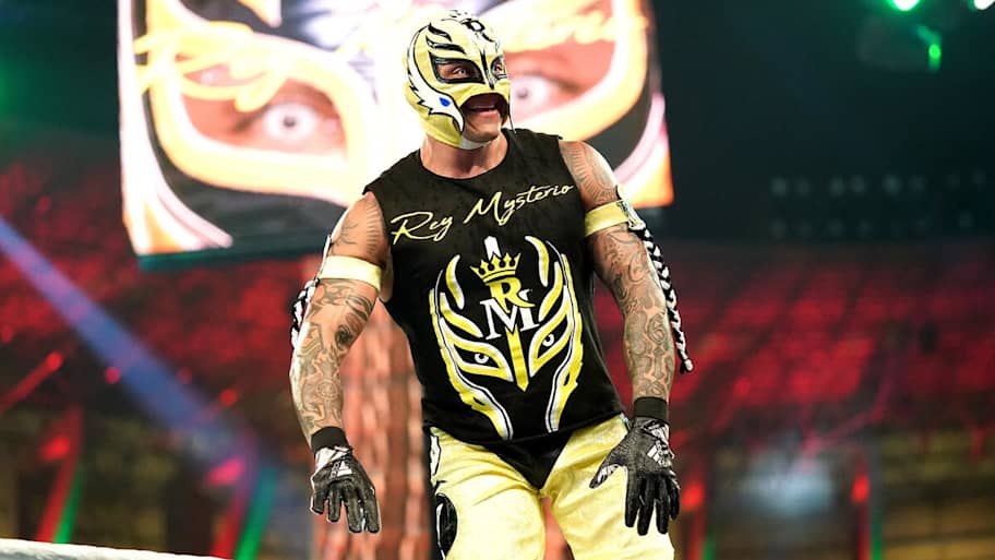 Rey Mysterio Suffers Injury On WWE WrestleMania SmackDown