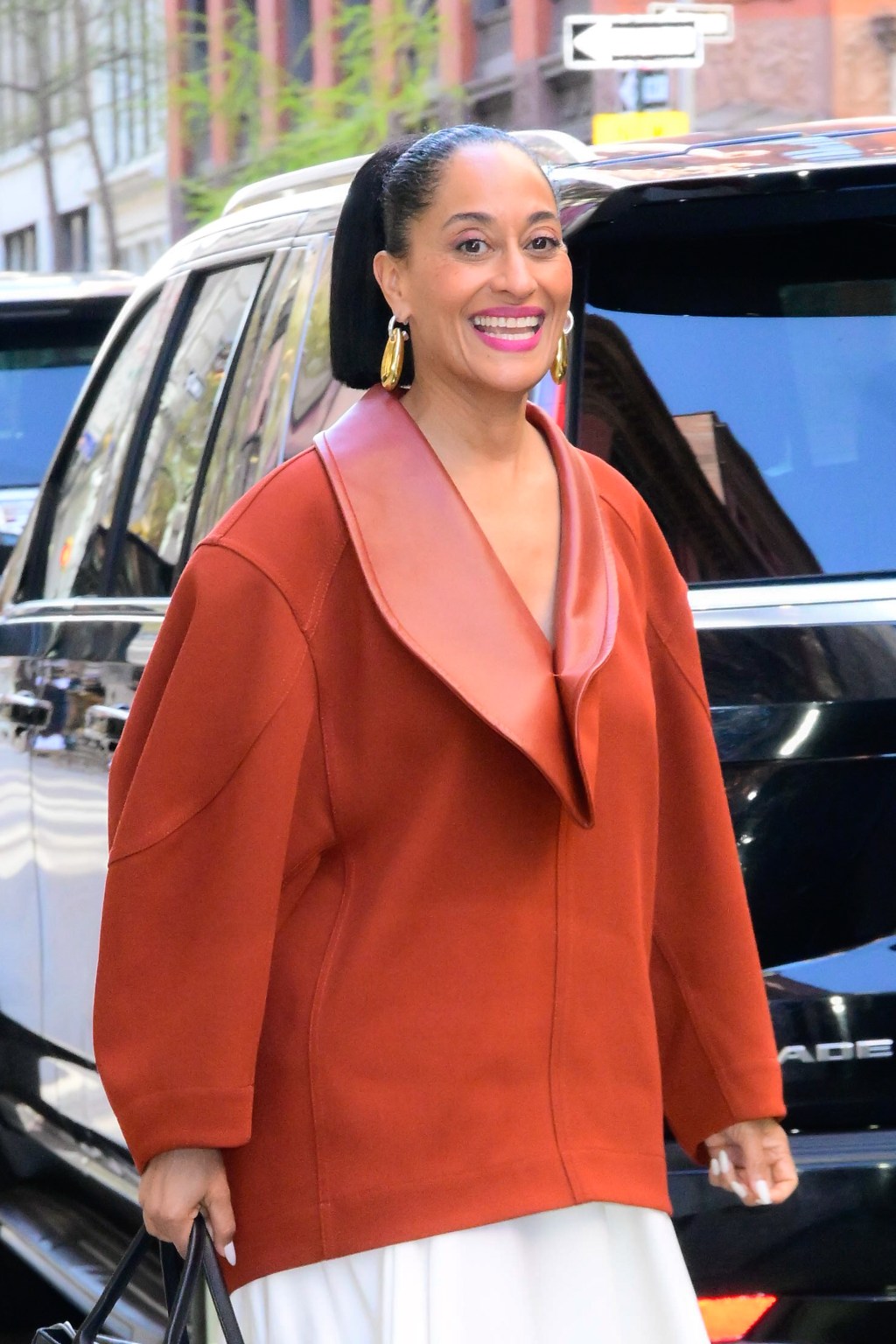Tracee Ellis Ross tells Michelle Obama the reason why she prefers to ...