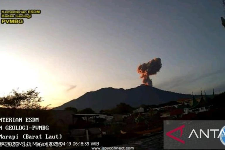 Gunung Marapi Erupsi Lagi, Semburkan Abu Vulkanik Setinggi 1.000 Meter