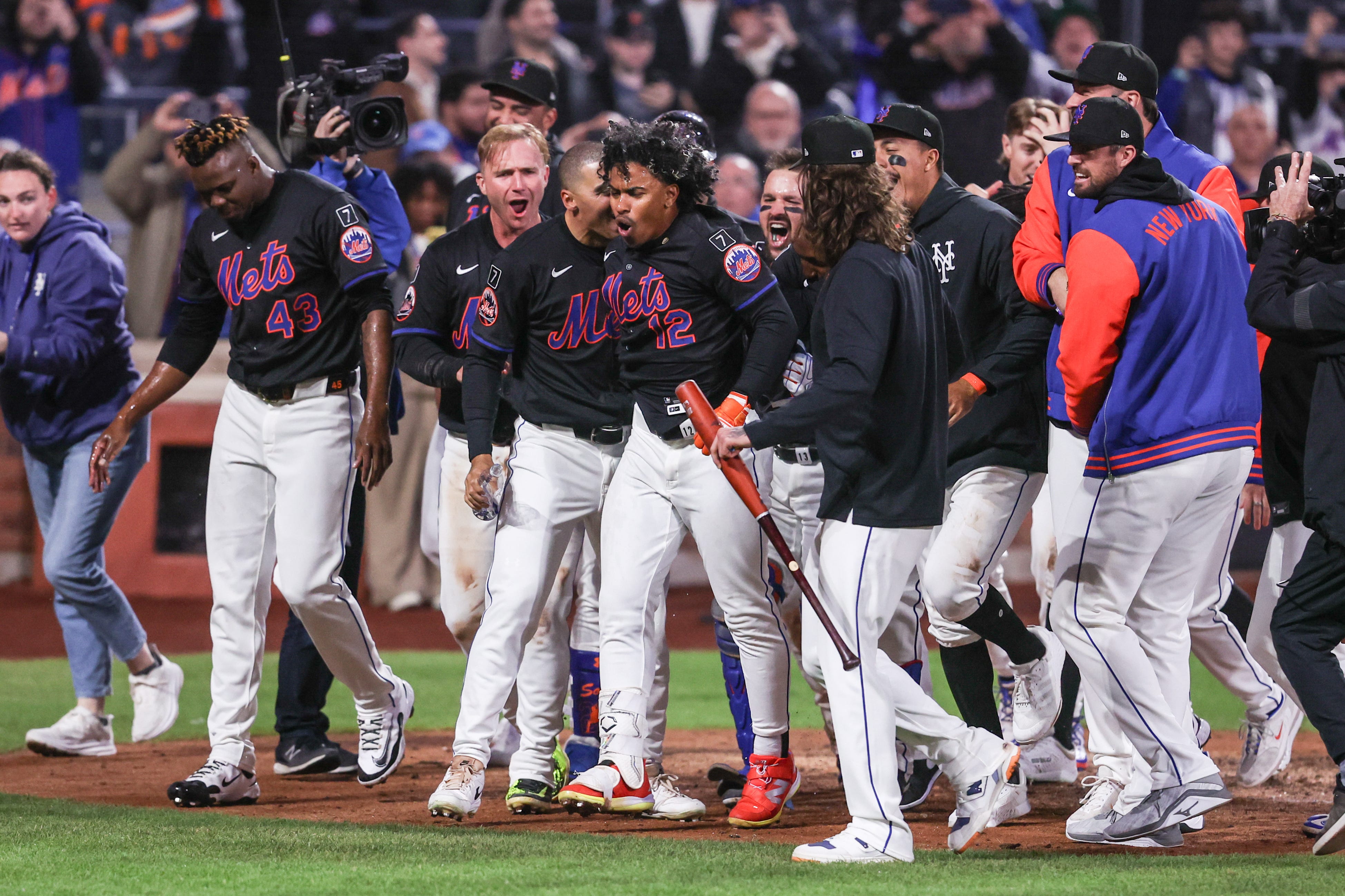 What a walkoff! Francisco Lindor blasts 250th career home run for Mets ...