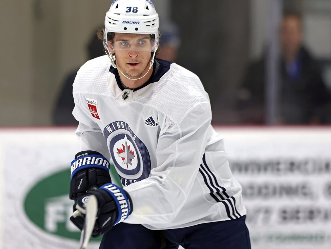Jets ink Barron, clock ticks on Vilardi, Samberg