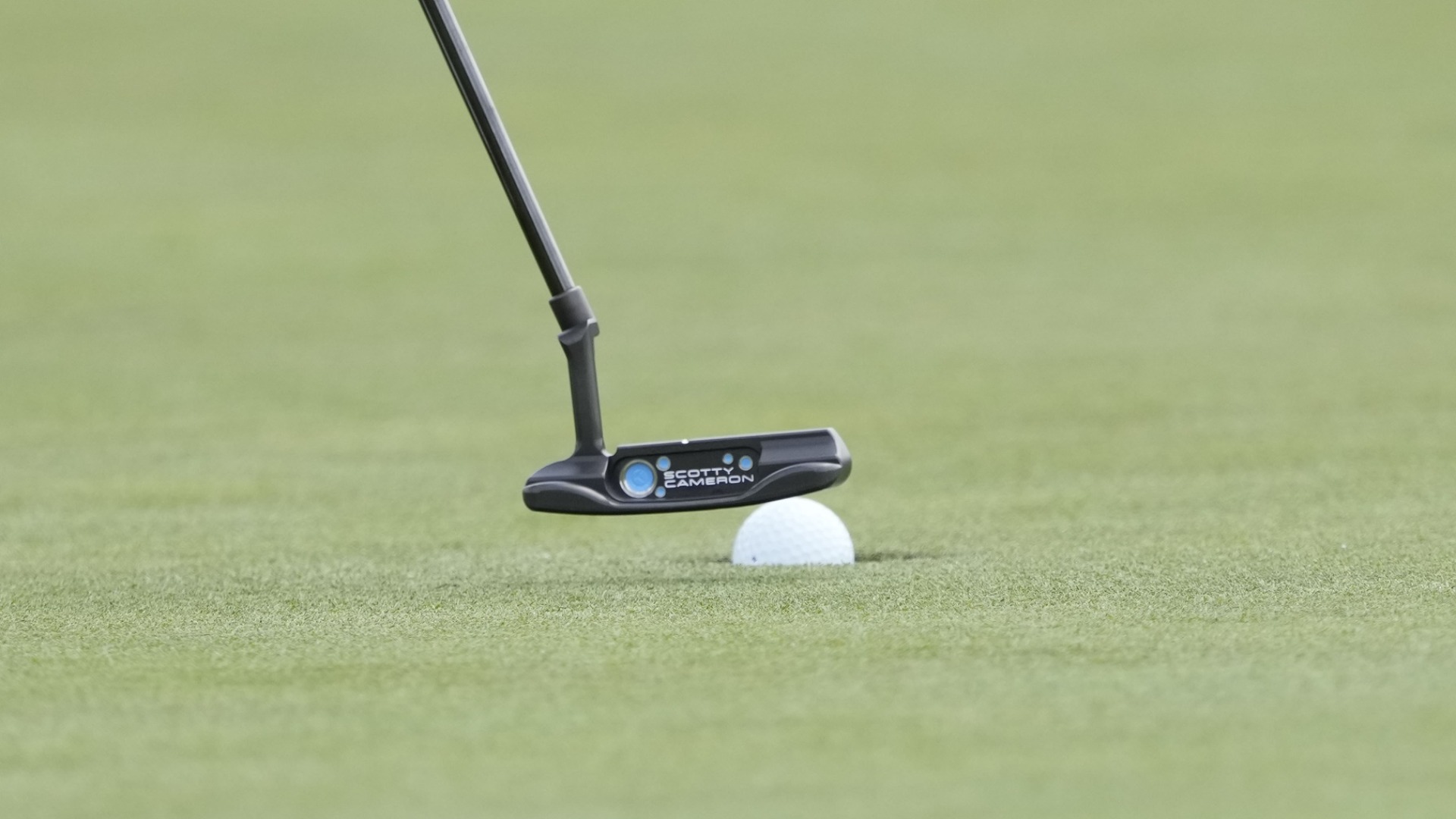 Grant Horvat Switches to Sweeper Putter: A Close Look