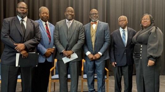 Denmark swears in new mayor, welcomes council members