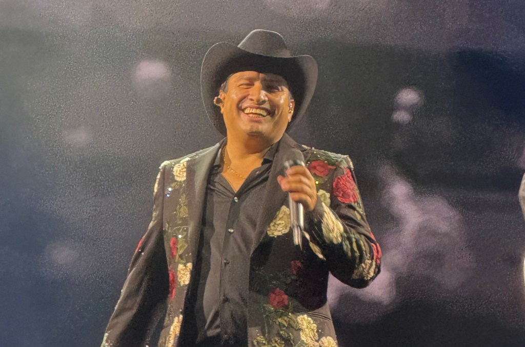 Julión Álvarez Gives His 1st U.S. Concert in 8 Years: ‘I Must Confess ...