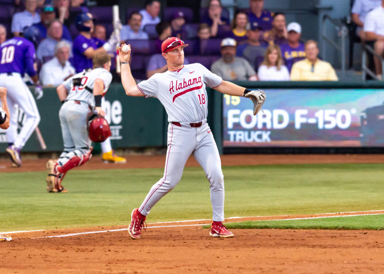 Alabama baseball falls by one run on Friday at LSU: Score updates, game ...