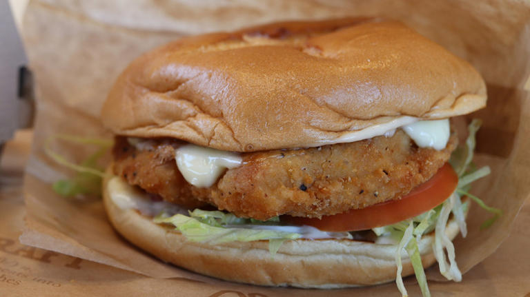 5 Classic Fast Food Chicken Sandwiches You Can Still Order Today