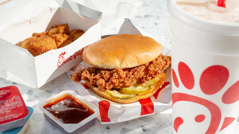 5 Classic Fast Food Chicken Sandwiches You Can Still Order Today