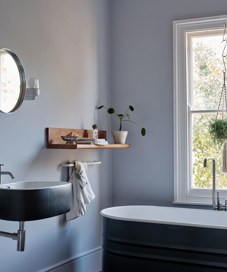 Bathroom colors going out of style in 2025 – and the designer-approved ...
