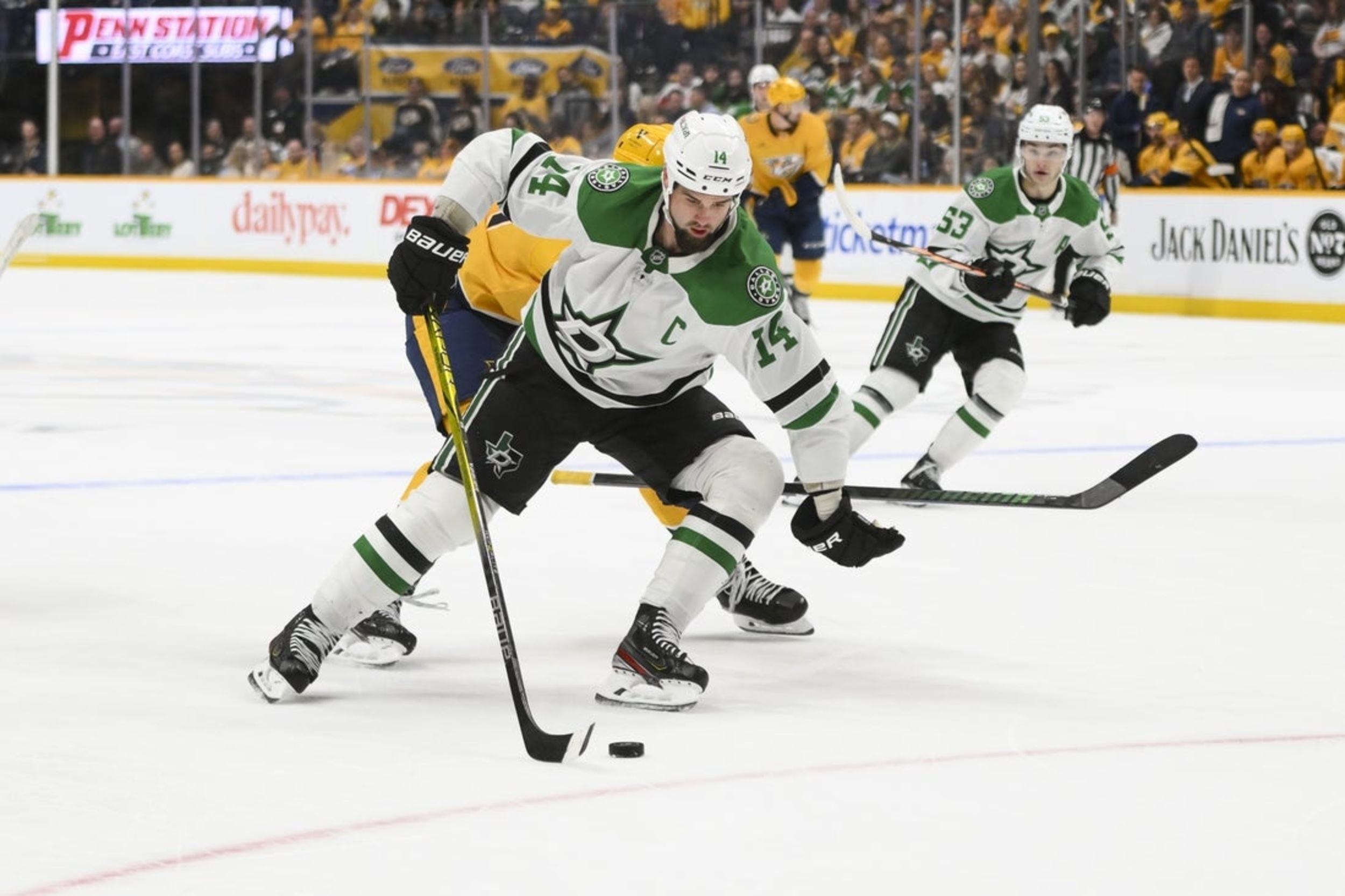 Shorthanded Stars prepare for Game 1 against new-look Avs