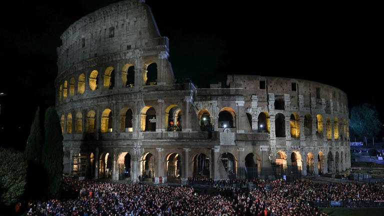 Pope Francis skips Rome's annual Good Friday procession