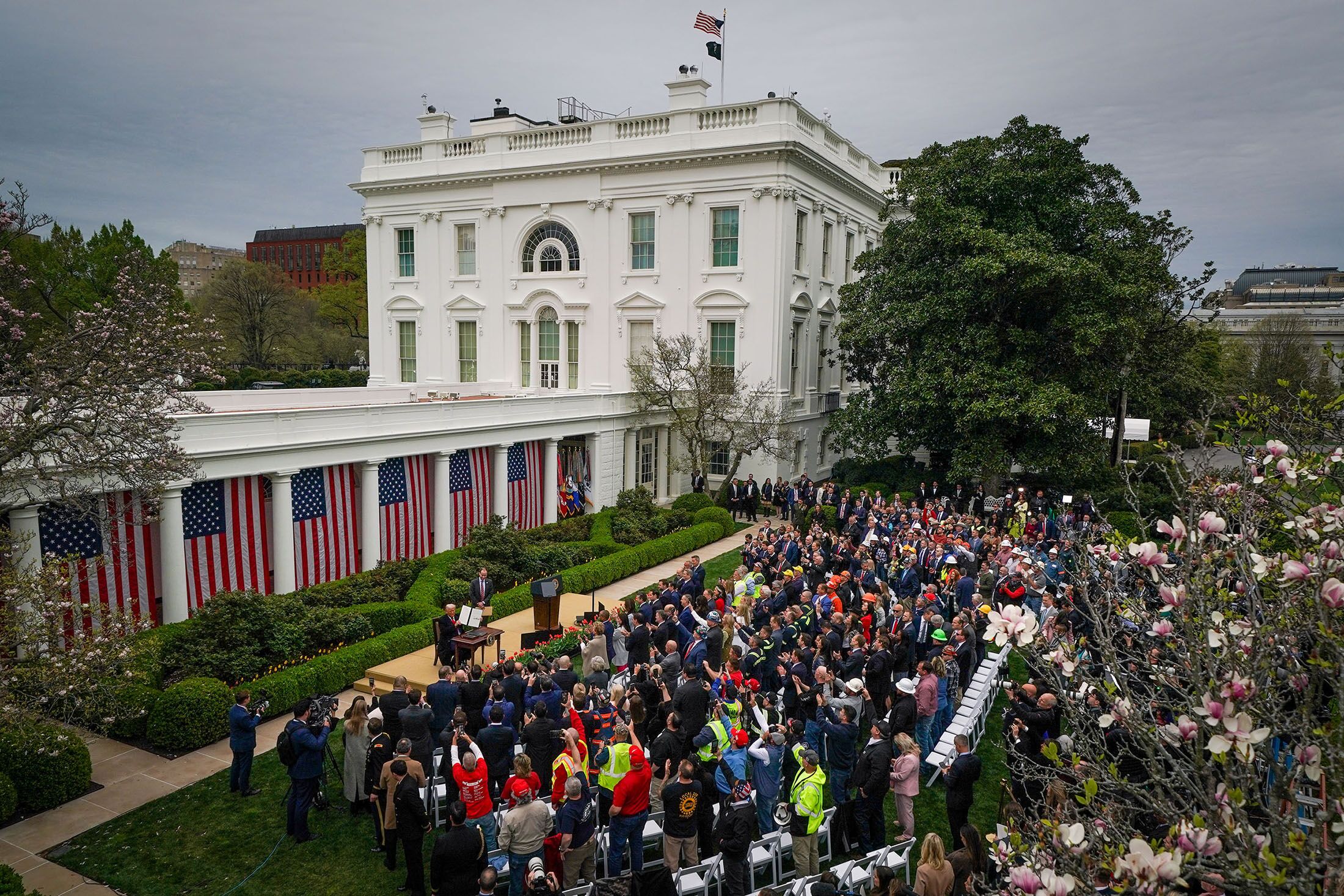 Trump’s Tariffs Throw Corporate Dealmaking Into Turmoil