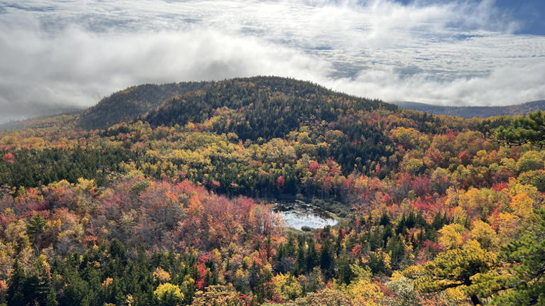 One Of Acadia's Most Daring Trails Climbs A Sheer Cliff To Breathtaking ...