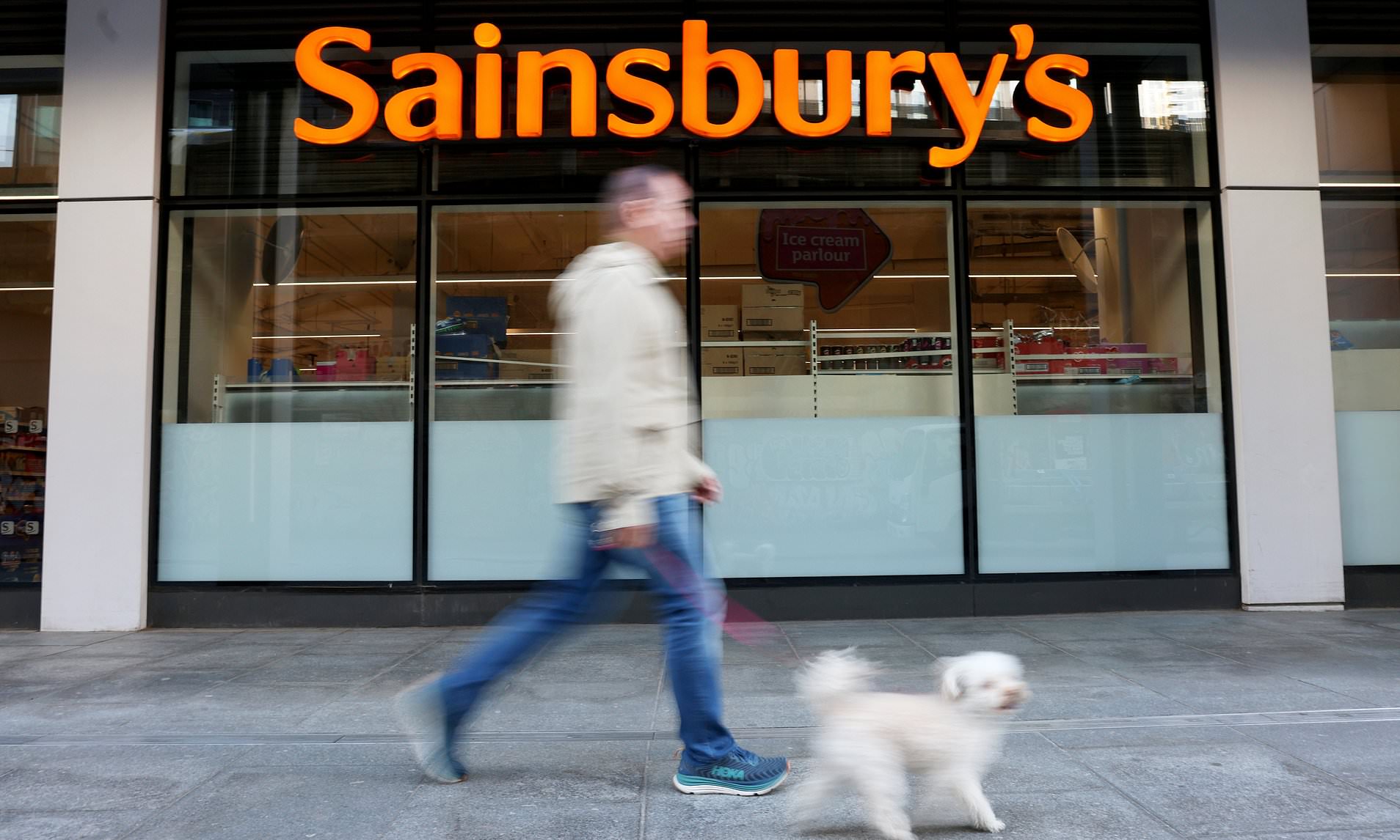 Award winner seen in Sainsbury's and Morrisons adverts dies aged 77