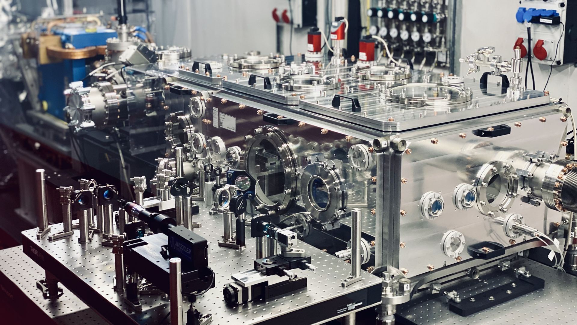 100 particle bursts per second: Laser breakthrough could advance ...