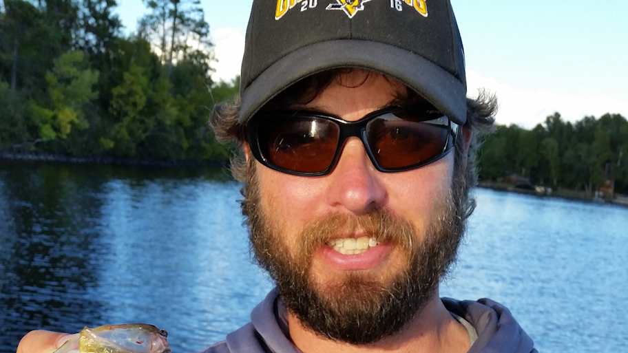 Spring Crappie Fishing Guide: How to Catch Spawning Slabs in Shallow Water