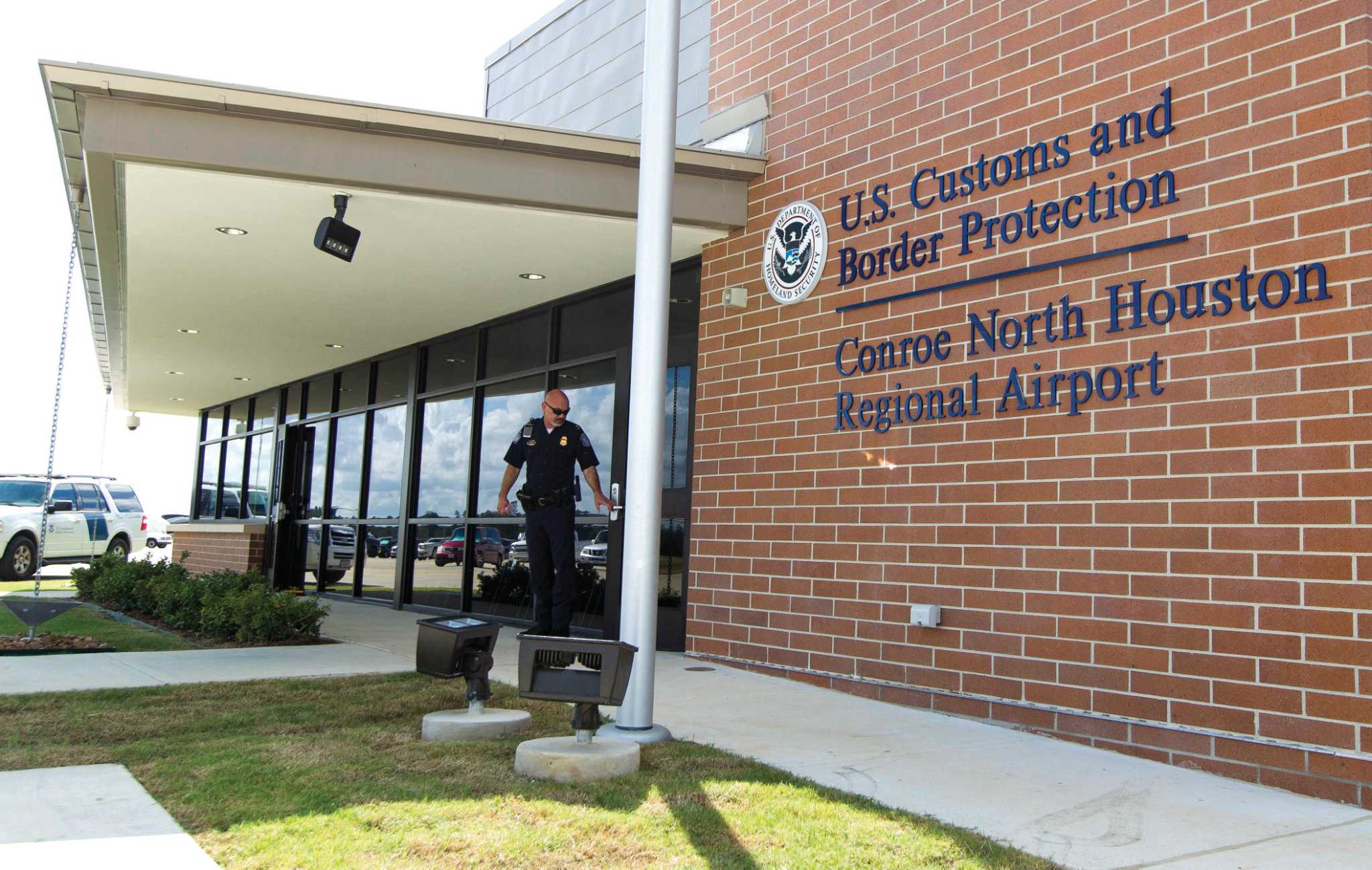 Can Customs and Border Protection search personal devices and social ...