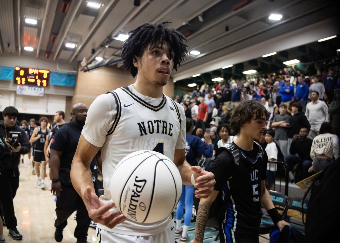 No. 1 College Basketball Recruit Makes Major Recruiting Decision on Sunday