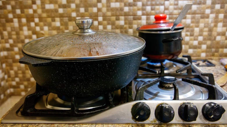 Don't Toss An Old Pot Lid - Reuse It To Create An Adorable Kitchen ...