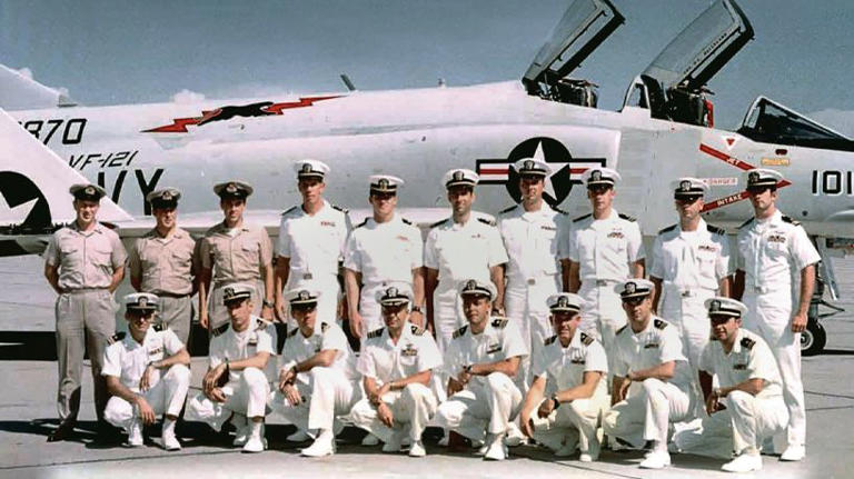 Charlie Plumb y el valor de quien empaca tu paracaídas