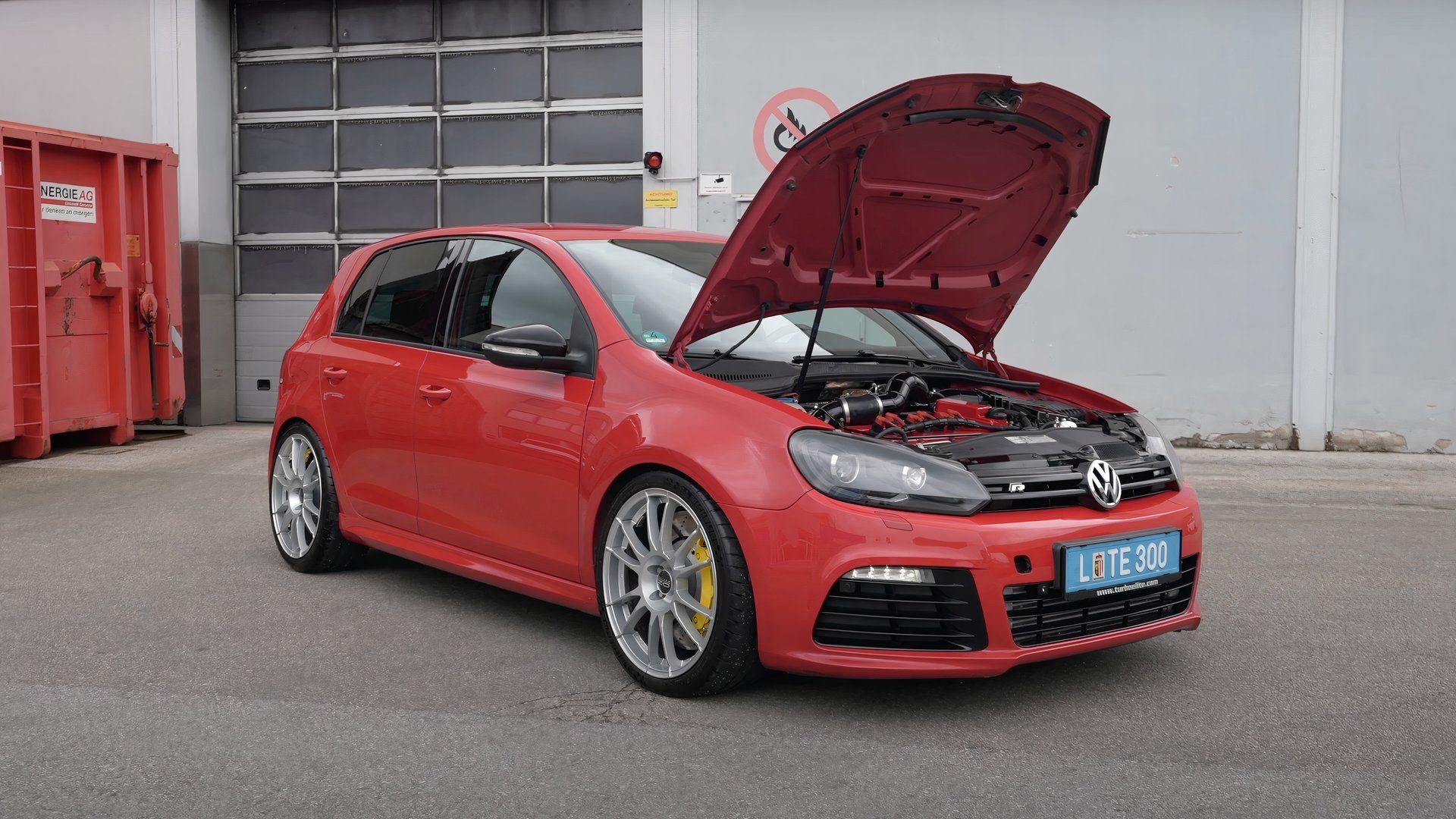 R32-Swapped Mk6 Golf R Accelerates So Fast It's Scary