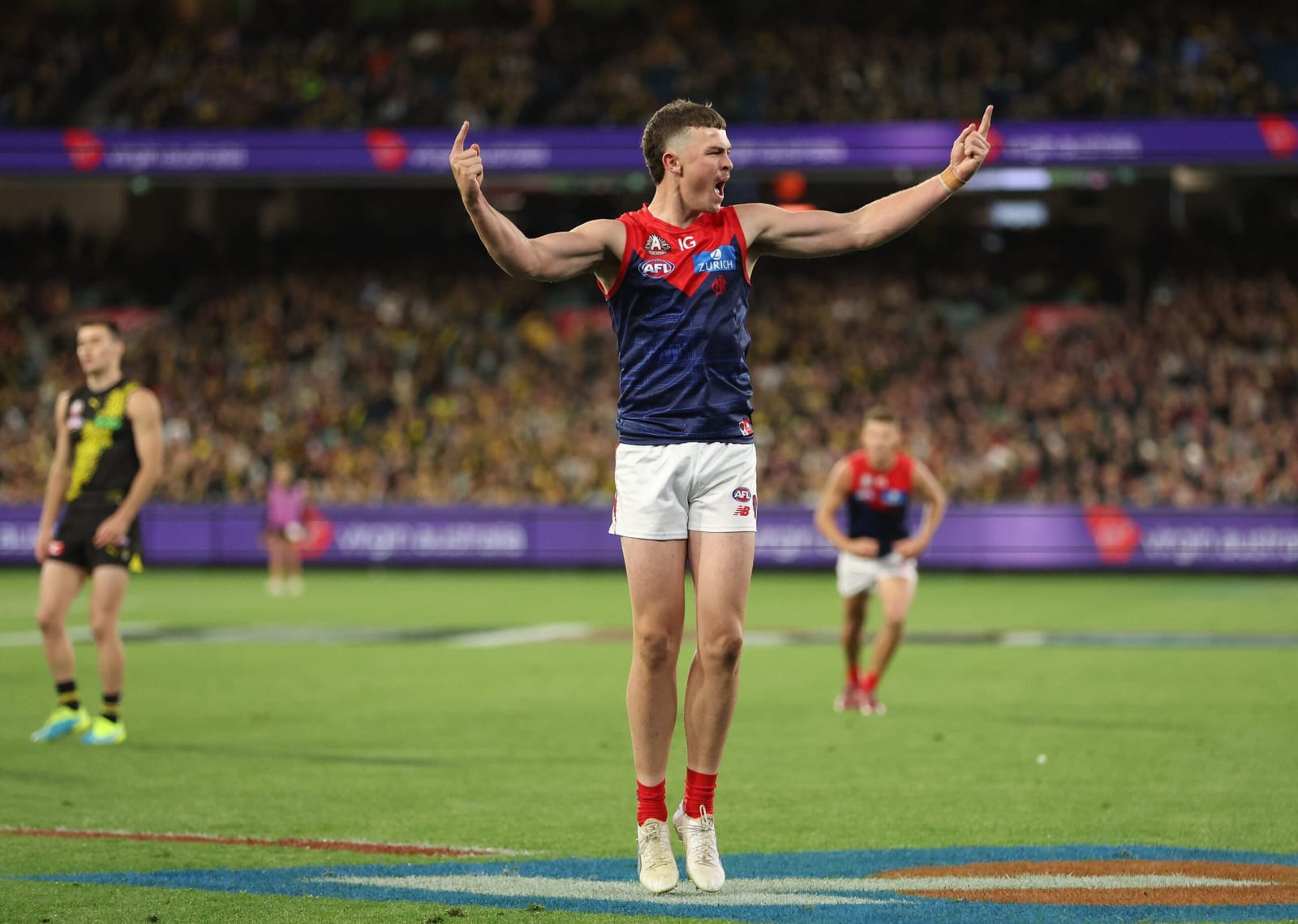 Melbourne, Fremantle coaches provide injury updates on benched players