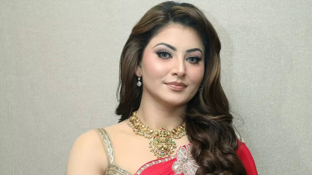 Urvashi Rautela's team issues clarification as her temple remark faces ...