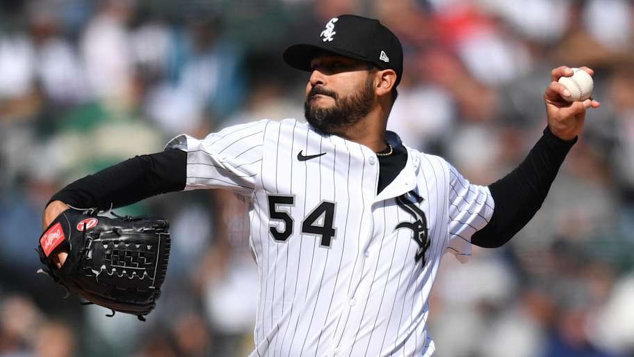 Chicago White Sox Place Pitcher Martín Pérez On Injured List