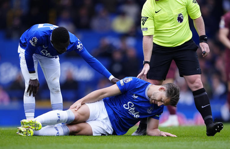 Pep Guardiola: Win at Everton ‘massively important’ in race for ...