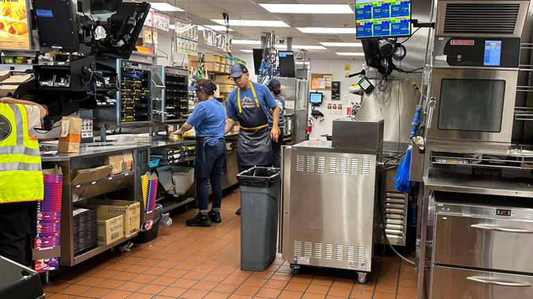 How Fast Food Restaurants Can Make Food So Quickly