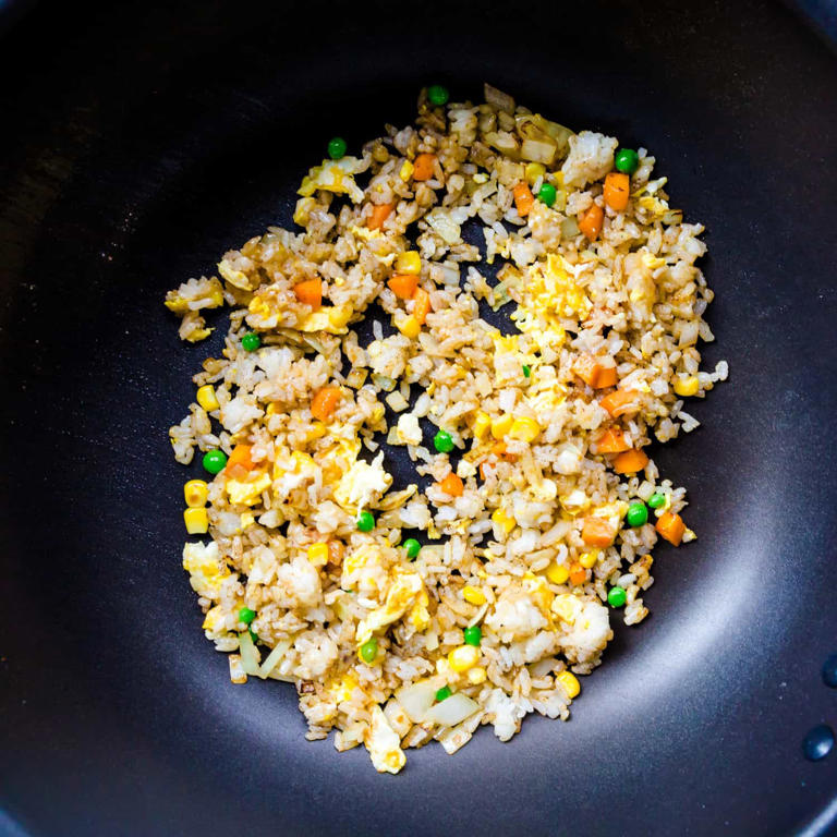 Japanese Garlic Fried Rice – Flavorful and Ready in Just 10 Minutes!