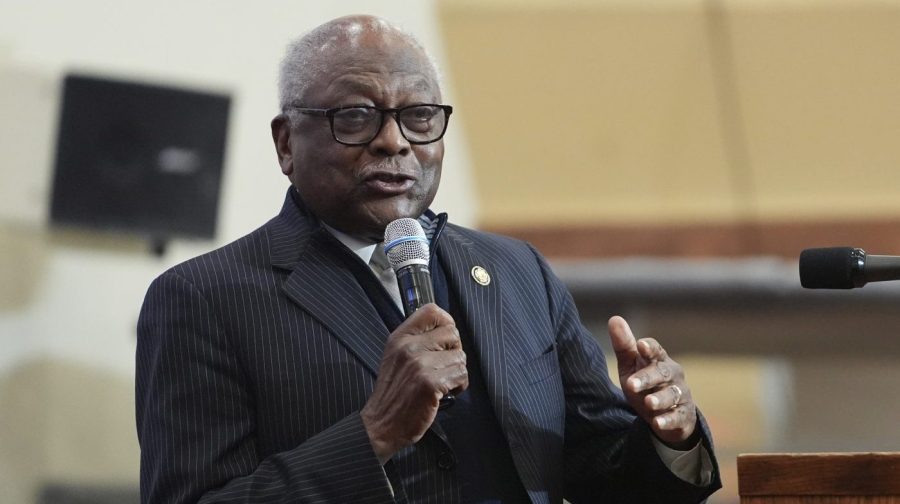 Watch: Clyburn makes announcement in South Carolina