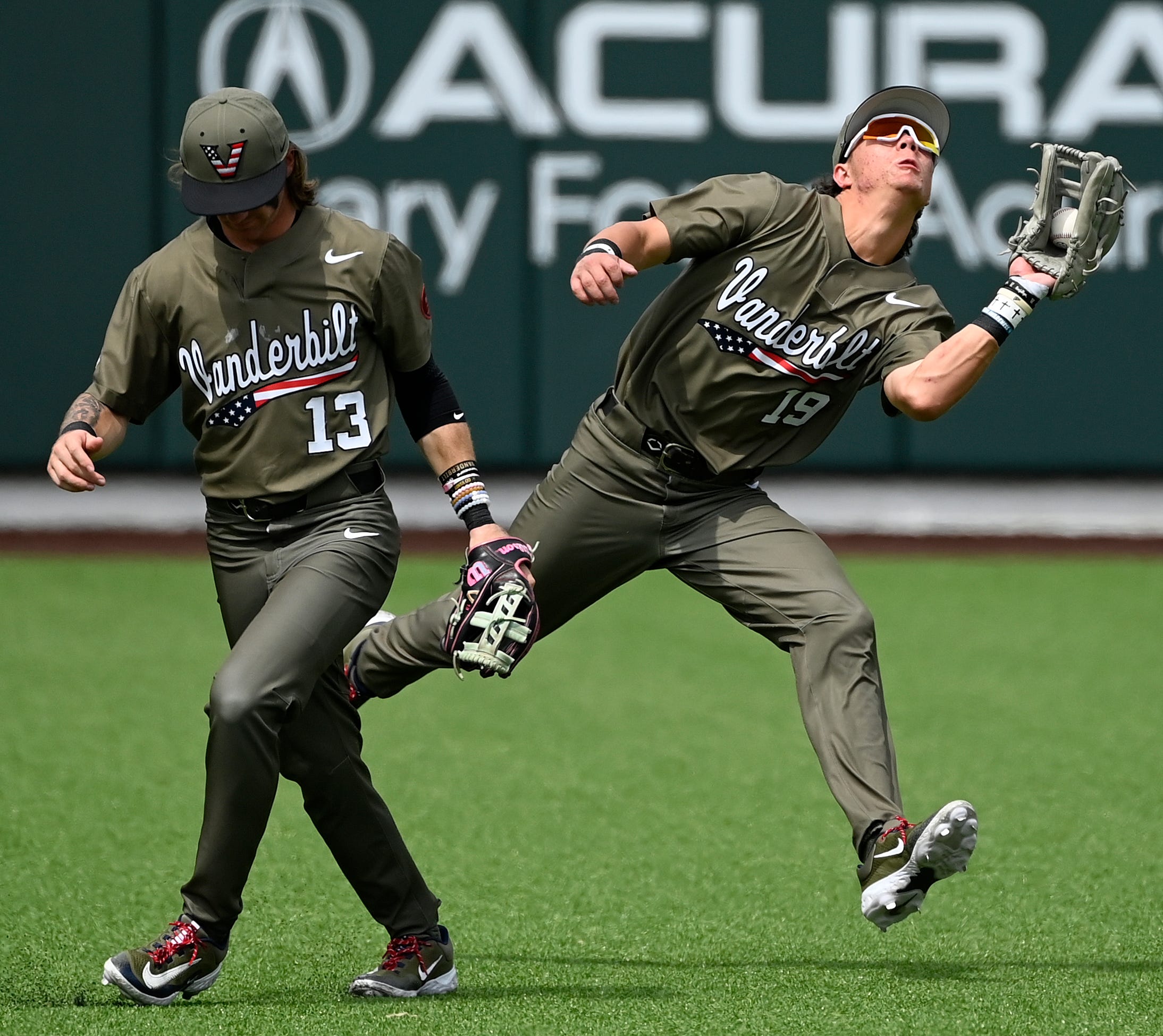 Vanderbilt baseball run-rules Alabama in series opener; JD Thompson ...