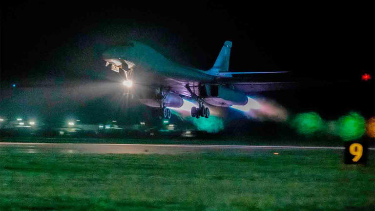 Gli Stati Uniti schierano bombardieri B-1B Lancer in Giappone per la prima volta in una missione ...