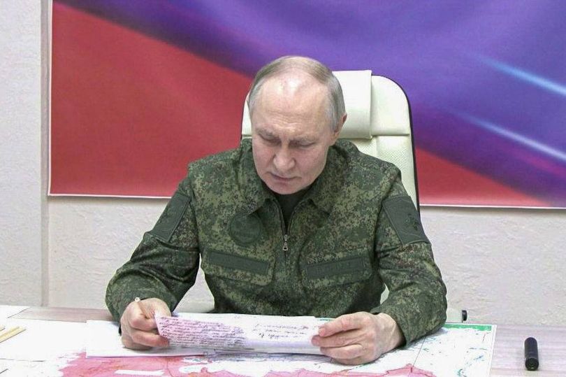 Vladimir Putin orders Russia to stop fighting in Ukraine in Easter truce