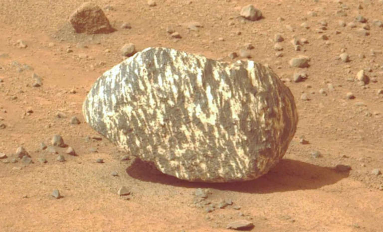 This Weird Martian Rock Has Scientists Scratching Their Heads