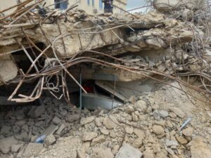 UPDATED: Restaurant workers, customers trapped as building collapses in ...