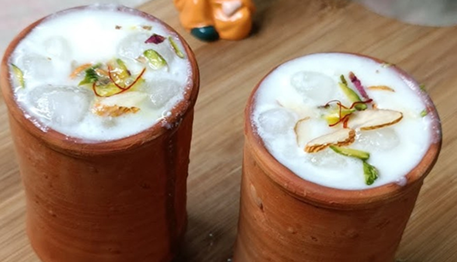 Kesar Lassi: Drink it for a refreshing feeling, it provides coolness to ...